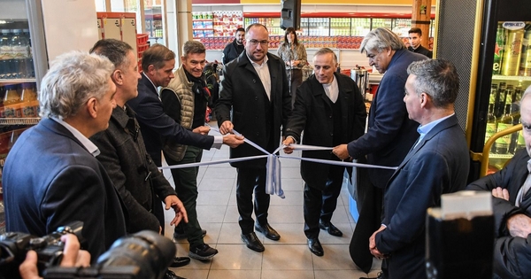 Inauguró Don Eduardo, el supermercado de Cristian Pallito